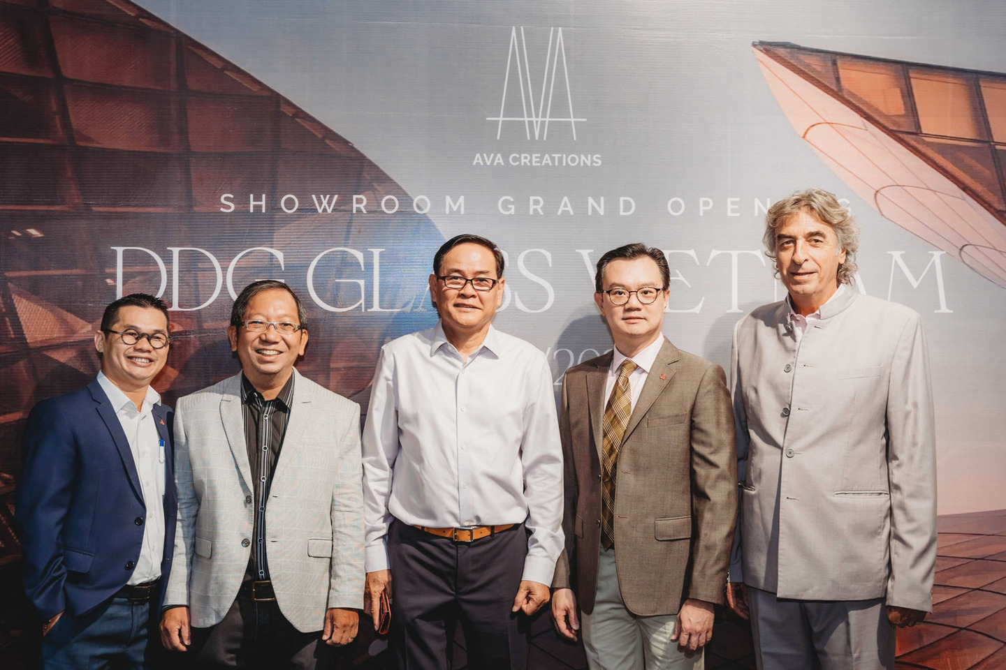 LAUNCHING THE FIRST DDG GLASS SHOWROOM IN VIETNAM