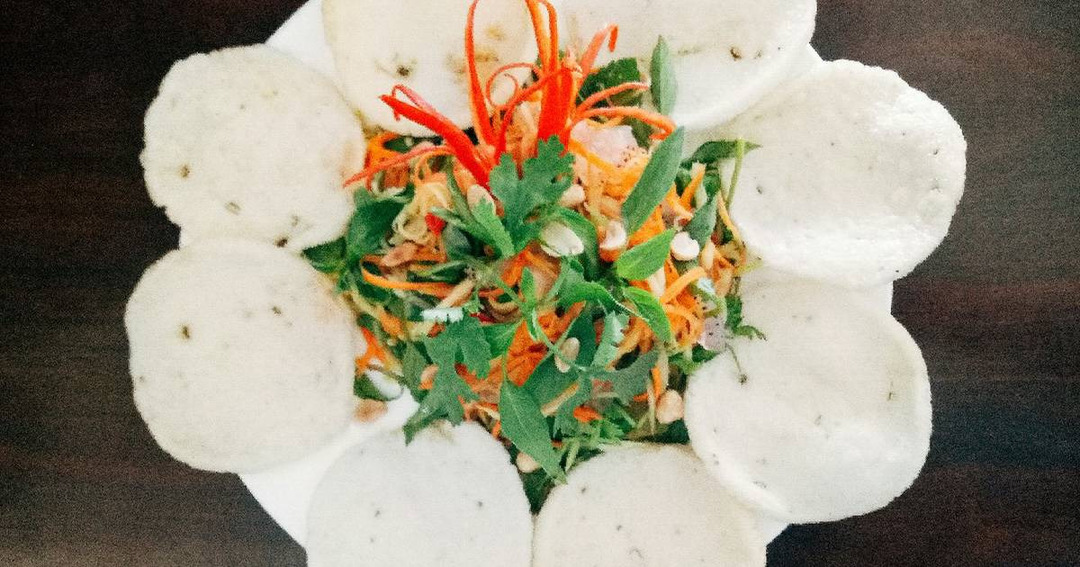 Coconut tuber salad (Gỏi cù hủ dừa)