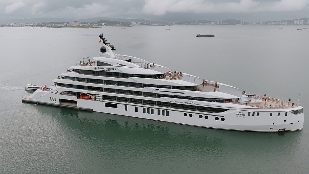Ha Long Bay's Largest Luxury Cruise - Grand Pioneers